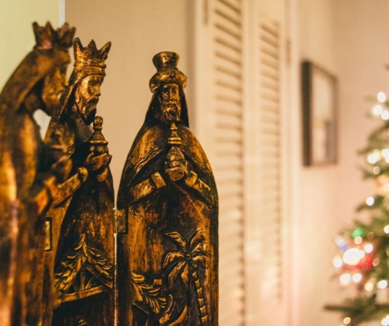Three Kings Day: Celebrating Epiphany with Children - To Make a Family